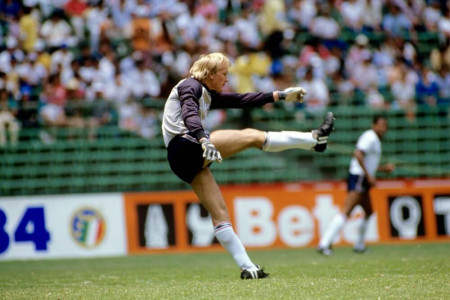 SportsEdTV Speaks to Manchester United Legend Gary Bailey - Part I ...